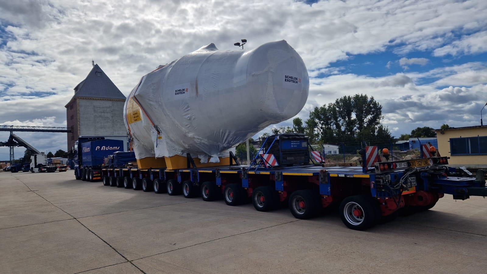 Modular trailers - Equipment - Special & heavy transport - P. Adams